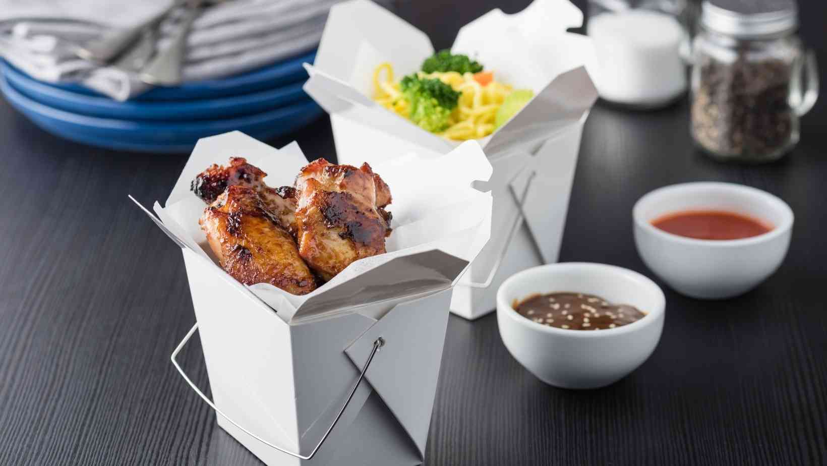 Why Should We Choose Paper Noodle Boxes?